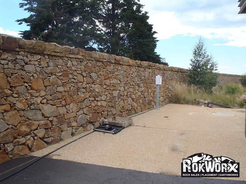 Rock Walls Melbourne: Feature Rock Walls & Retaining Rock Walls