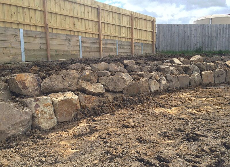 Rock Walls Melbourne: Feature Rock Walls & Retaining Rock Walls