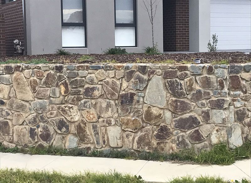 Rock Walls Melbourne: Feature Rock Walls & Retaining Rock Walls